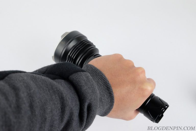 Review đèn pin Wuben T102 Pro - 3500 Lumens, chiếu xa 500 mét