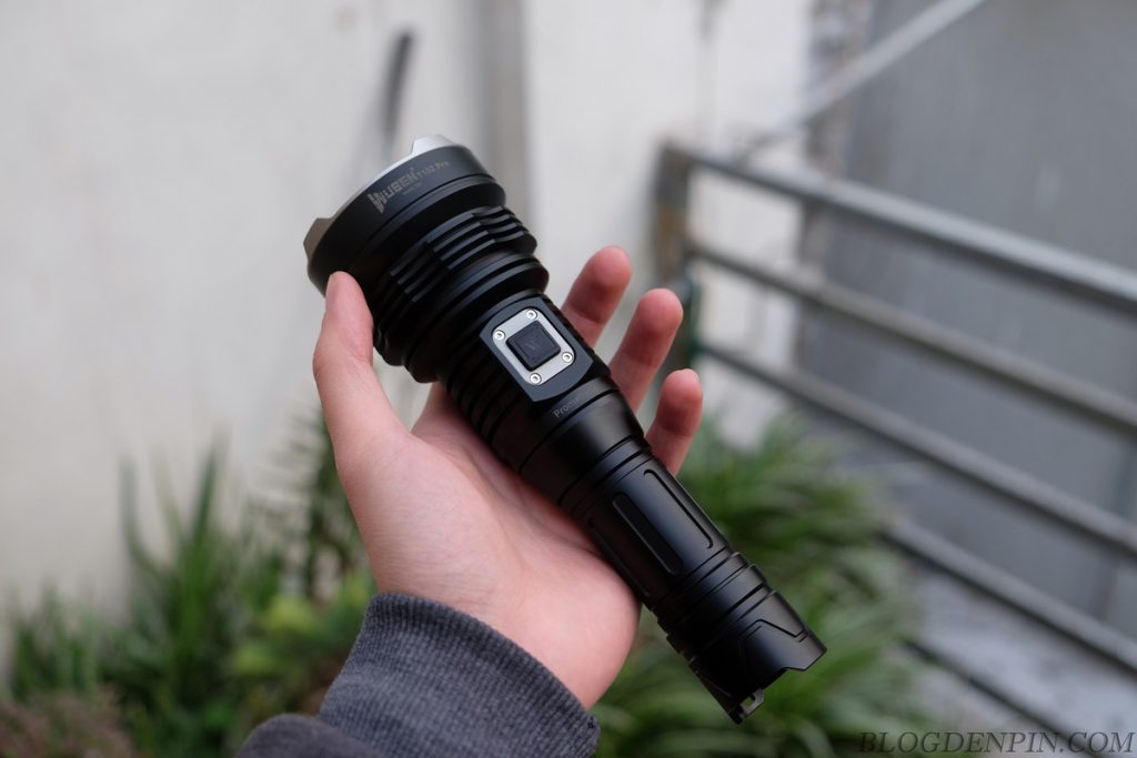 Review đèn pin Wuben T102 Pro - 3500 Lumens, chiếu xa 500 mét