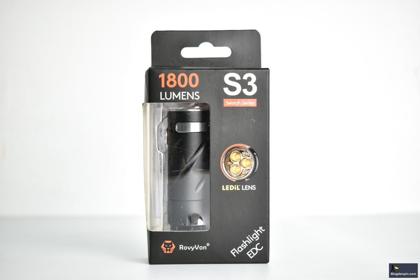 Review đèn pin Rovyvon S3: thiết kế độc đáo, sáng 1800 Lumens