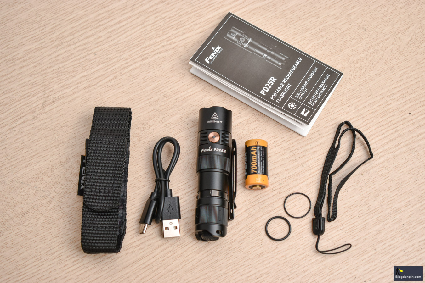 Review Fenix PD25R: đèn pin EDC "chất"!