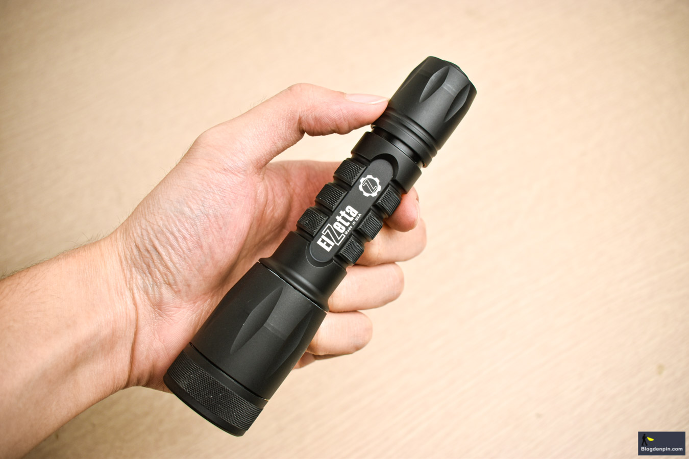 Review đèn pin Elzetta Bravo B453: dùng chóa phản xạ thay vì TIR, 600 ...