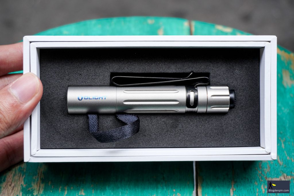 Olight I3T Titanium Vertical Lines-14 - Chuyên trang EDC