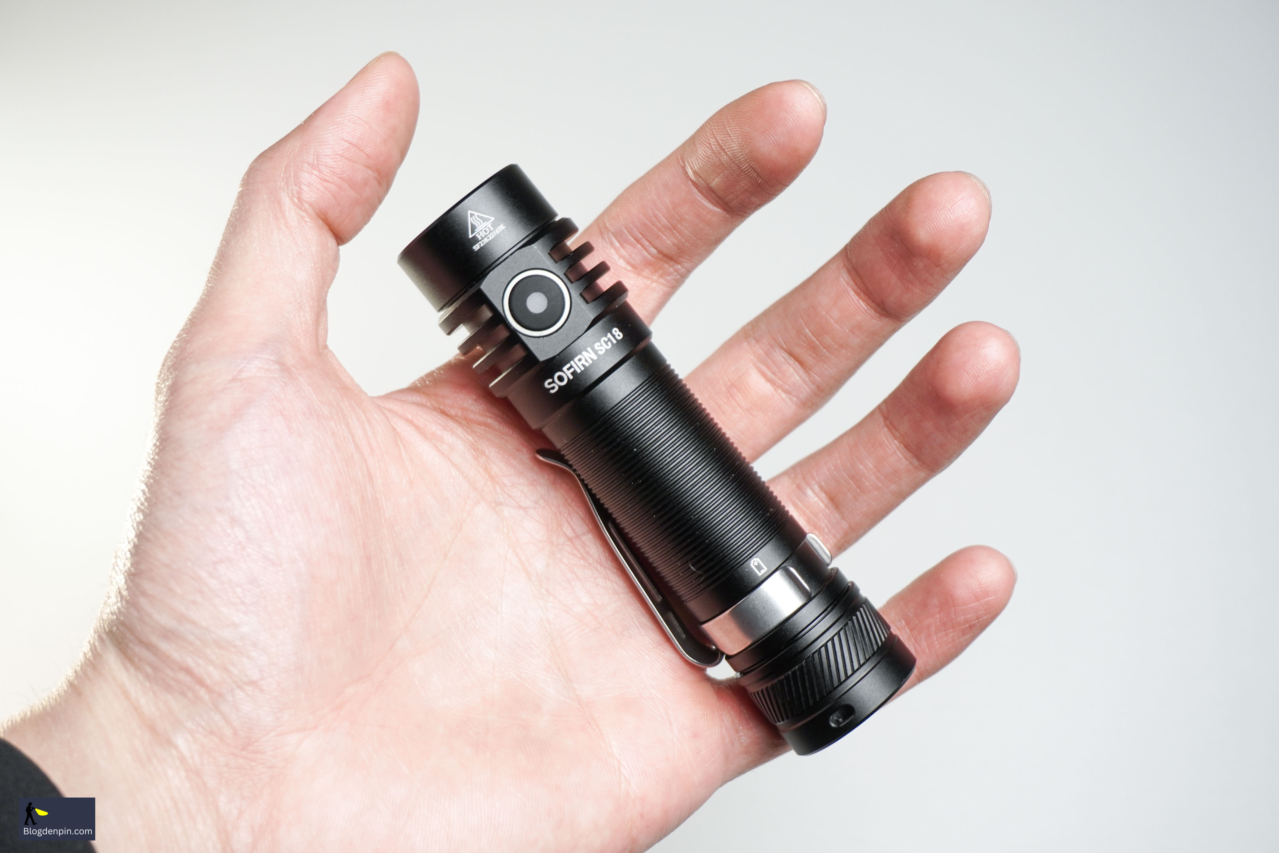 Review đèn pin quốc dân: Sofirn SC18 (1800 Lumens, nhỏ gọn)